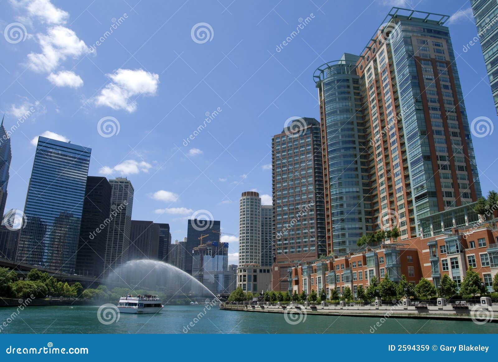 Río de Chicago imagen de archivo. Imagen de cielo, construido - 2594359