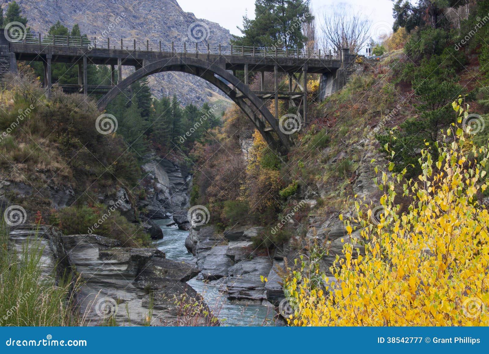 Río de Shotover imagen de archivo. Imagen de escénico - 38542777