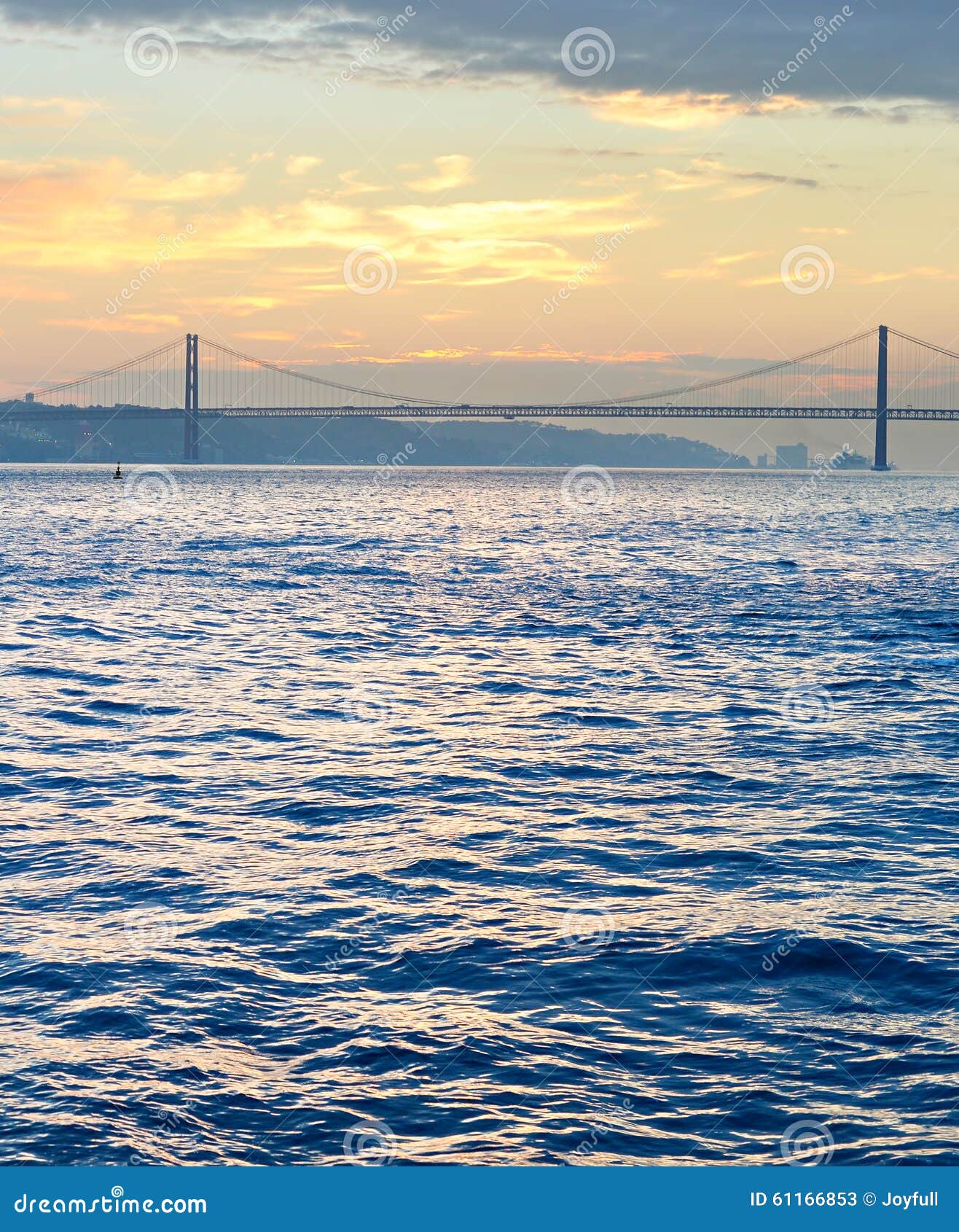 Río De Tagus, Lisboa, Portugal Imagen de archivo - Imagen de paisaje ...