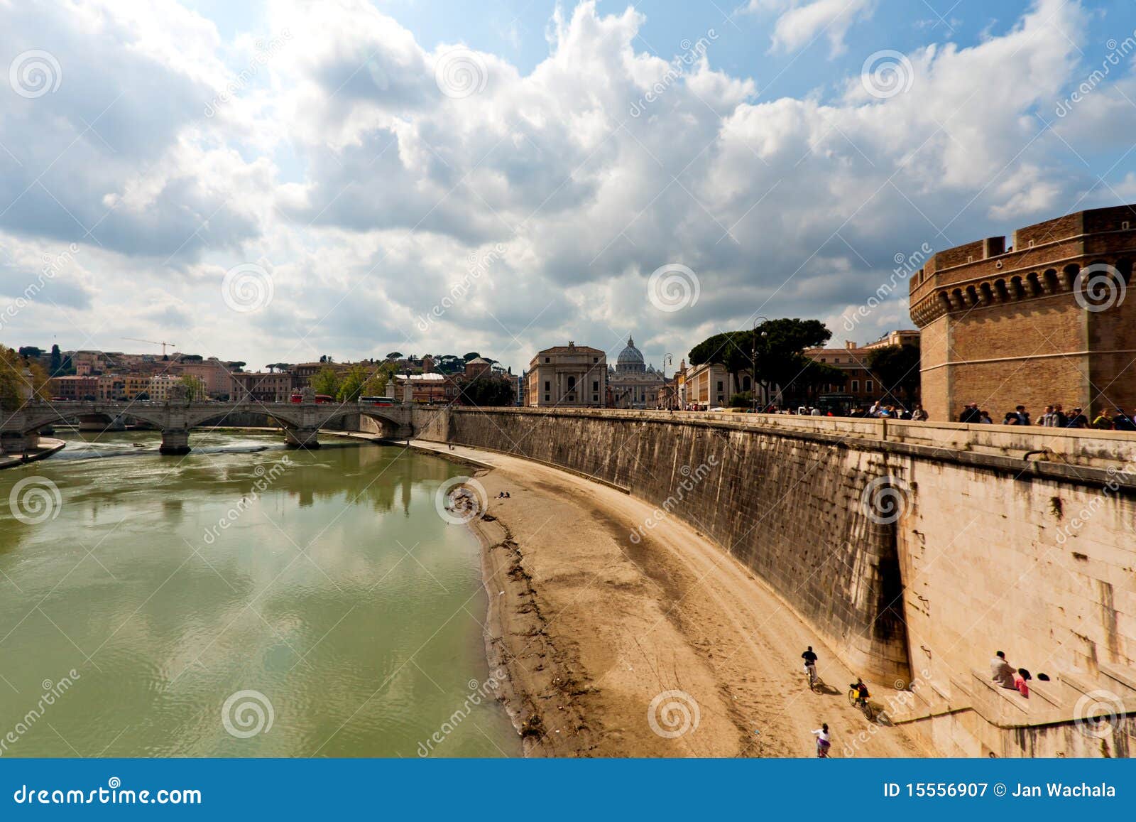 Río de Tiber en Roma imagen de archivo. Imagen de tigre - 15556907