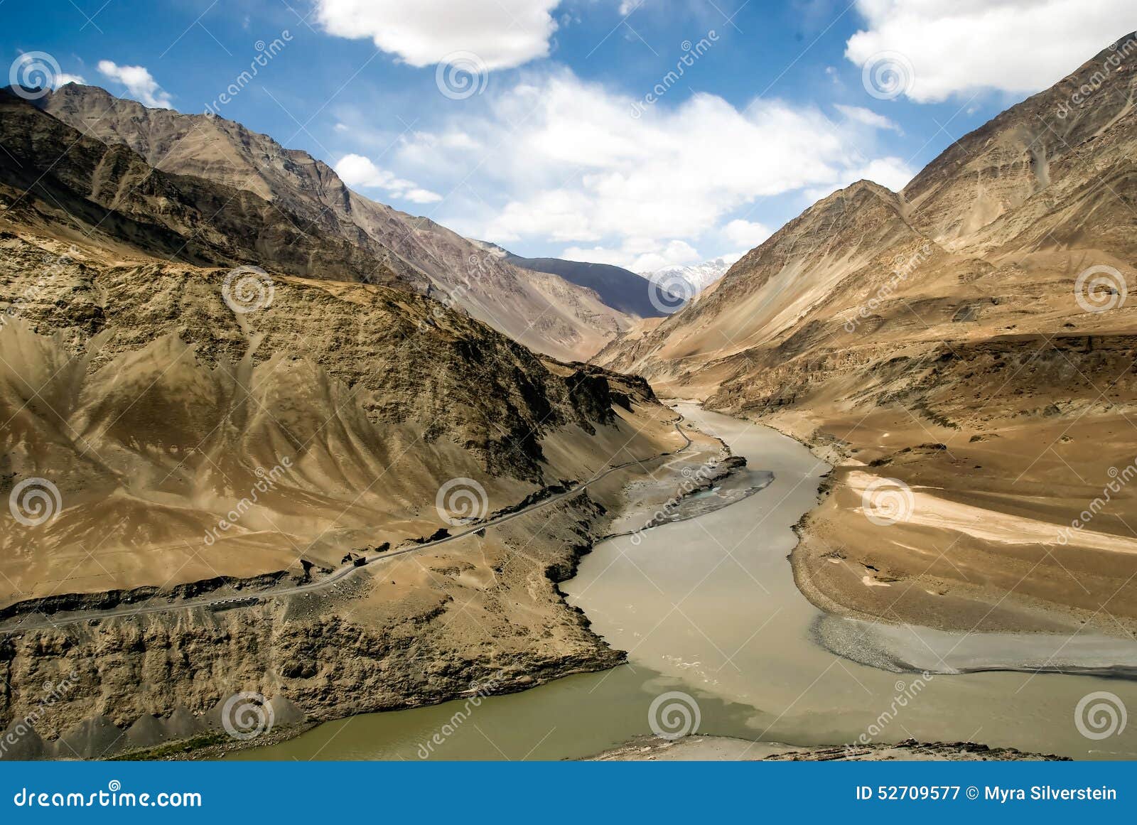 Río Indo imagen de archivo. Imagen de flujo, fango, asia - 52709577