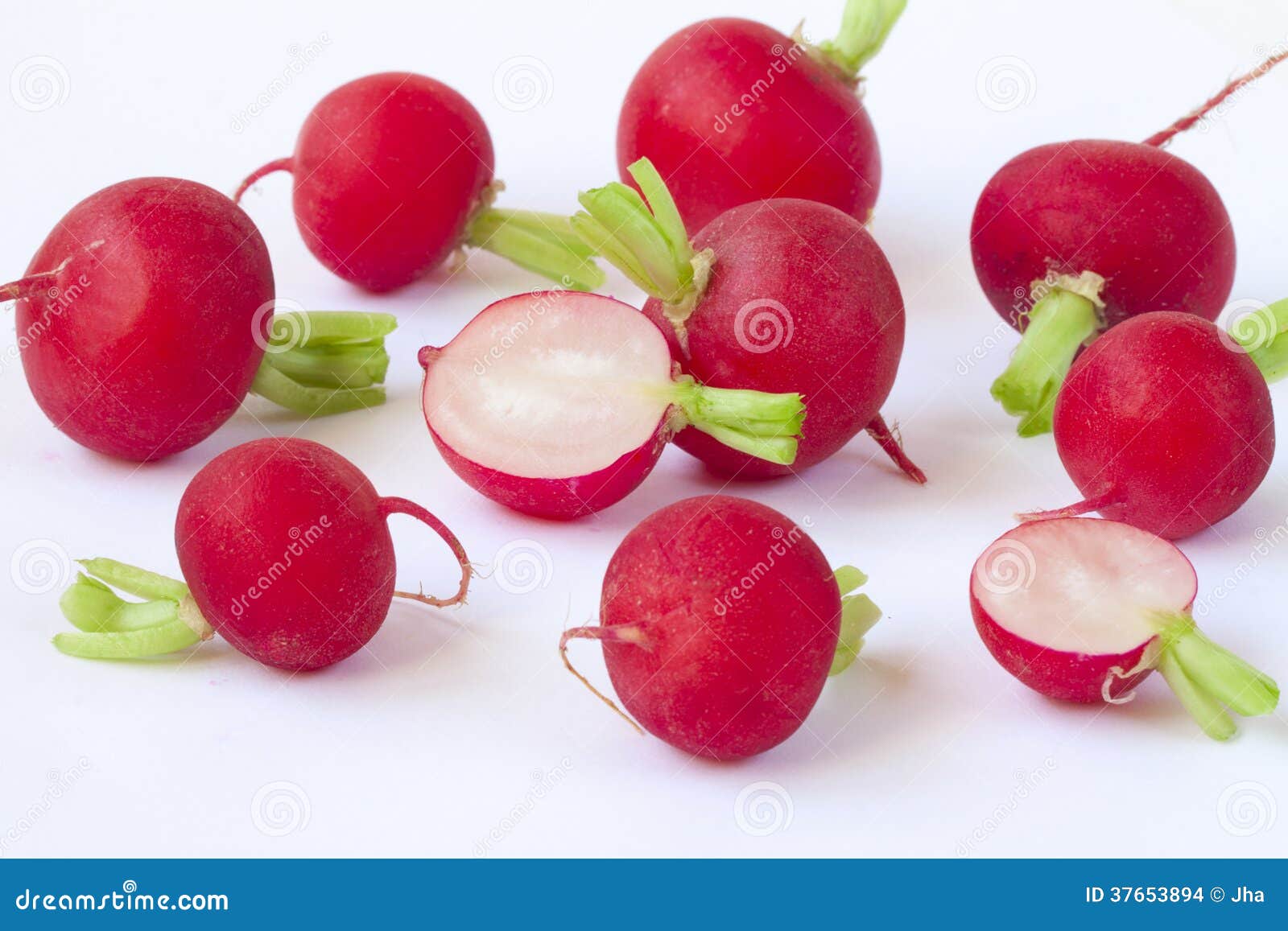 Rabanete Fresco No Fundo Branco Foto de Stock - Imagem de verde, frutas ...