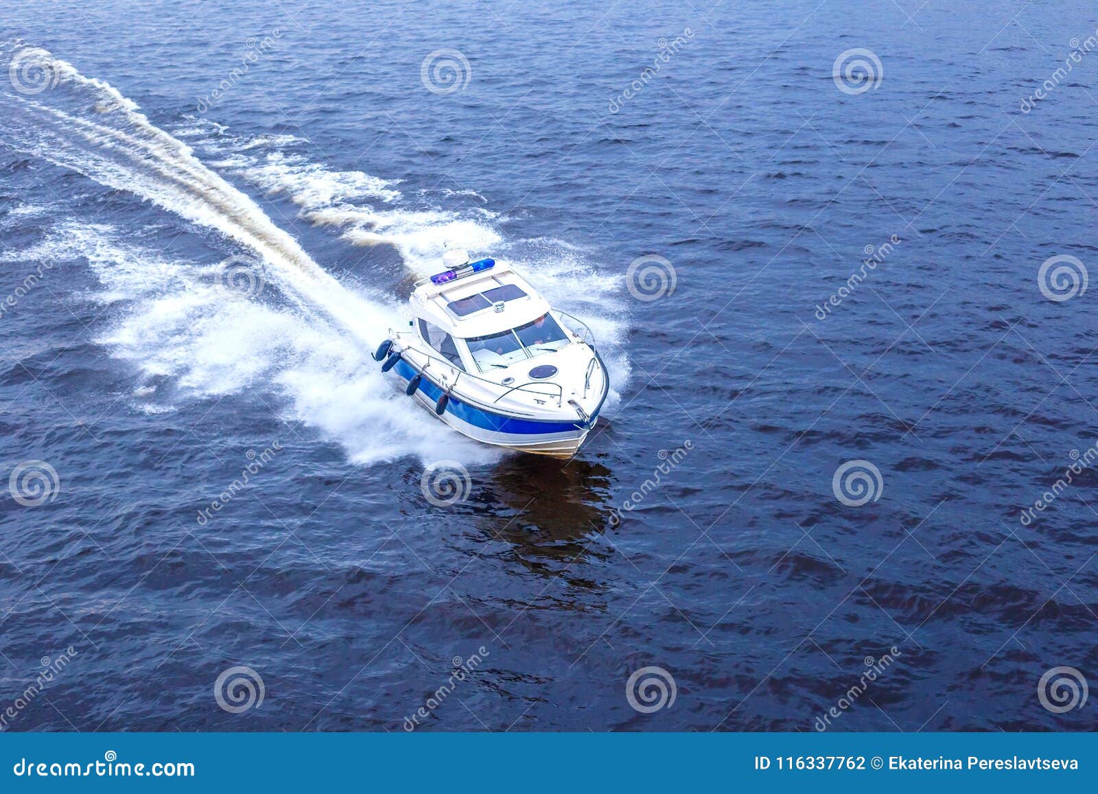 Racing Boat Speed through the Water Stock Photo - Image of nautical ...