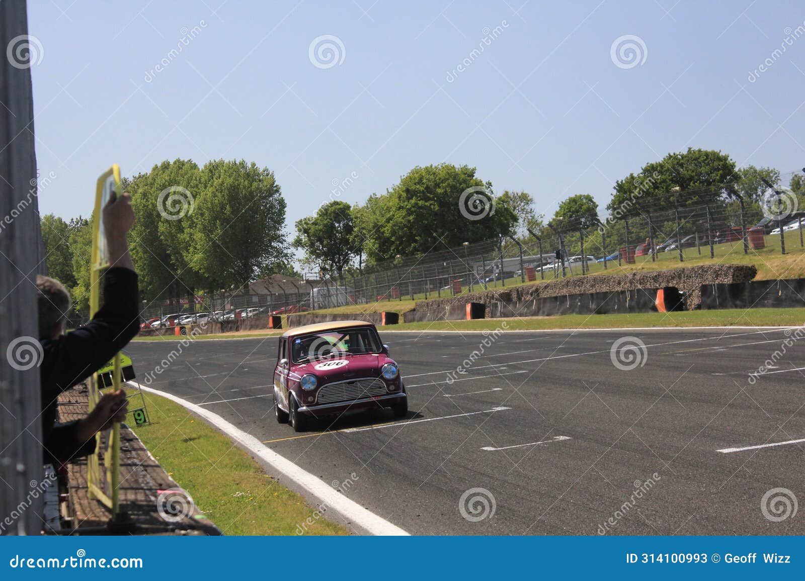 Mini at Brands Hatch editorial stock photo. Image of racing - 314100993