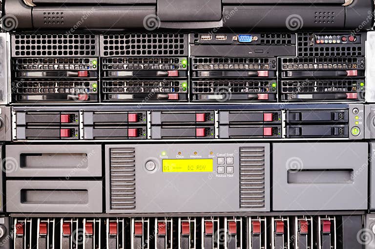 Rack Mount Server Front View Stock Image - Image of black, disk: 21504353