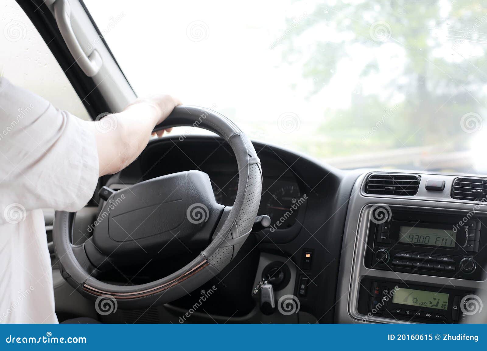 Rad eines Autos stockbild. Bild von reise, menschlich - 20160615