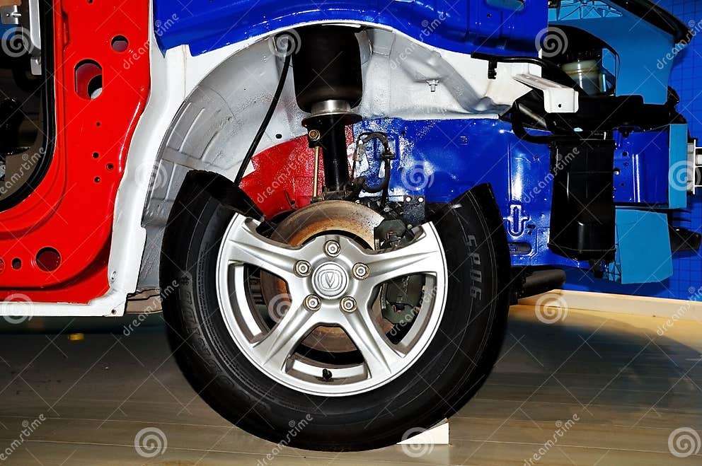 Rad-Teile eines Autos redaktionelles stockfotografie. Bild von produkt ...