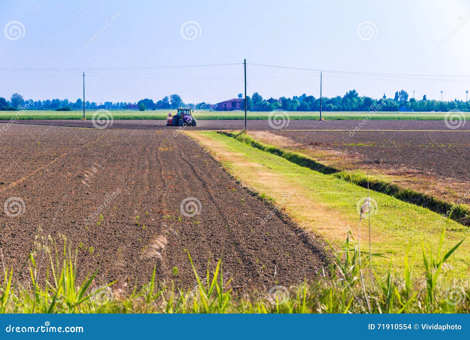4 Rad-Treiben Sie Traktor #5 an Stockfoto - Bild von italien ...
