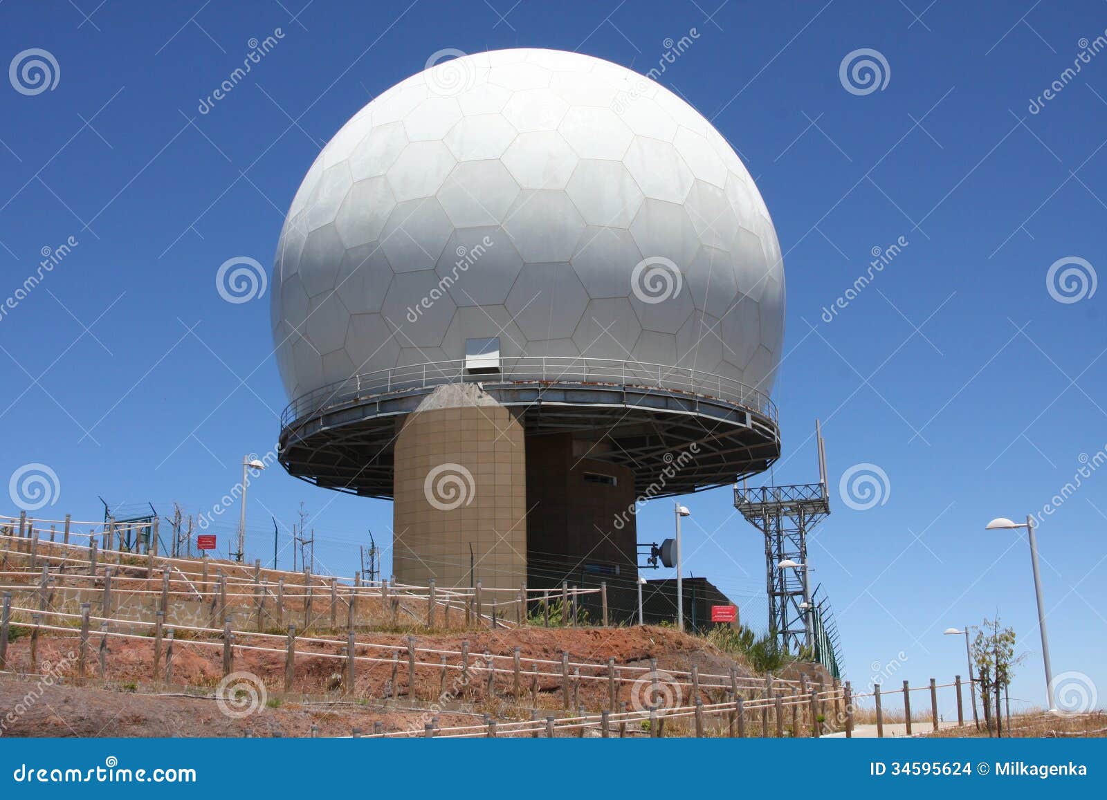 Radar en la isla Madeira imagen de archivo editorial. Imagen de madera ...