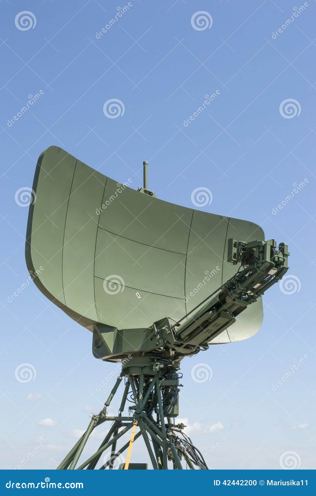 Radar militaire photo stock. Image du antenne, localisation - 42442200