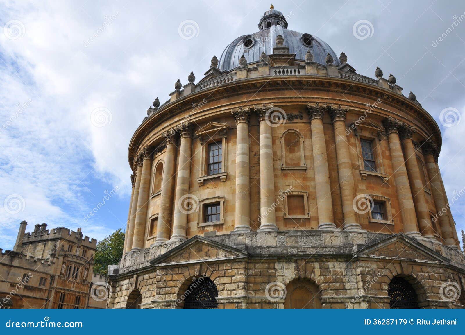 Radcliffe Camera at Oxford University Stock Image - Image of church ...