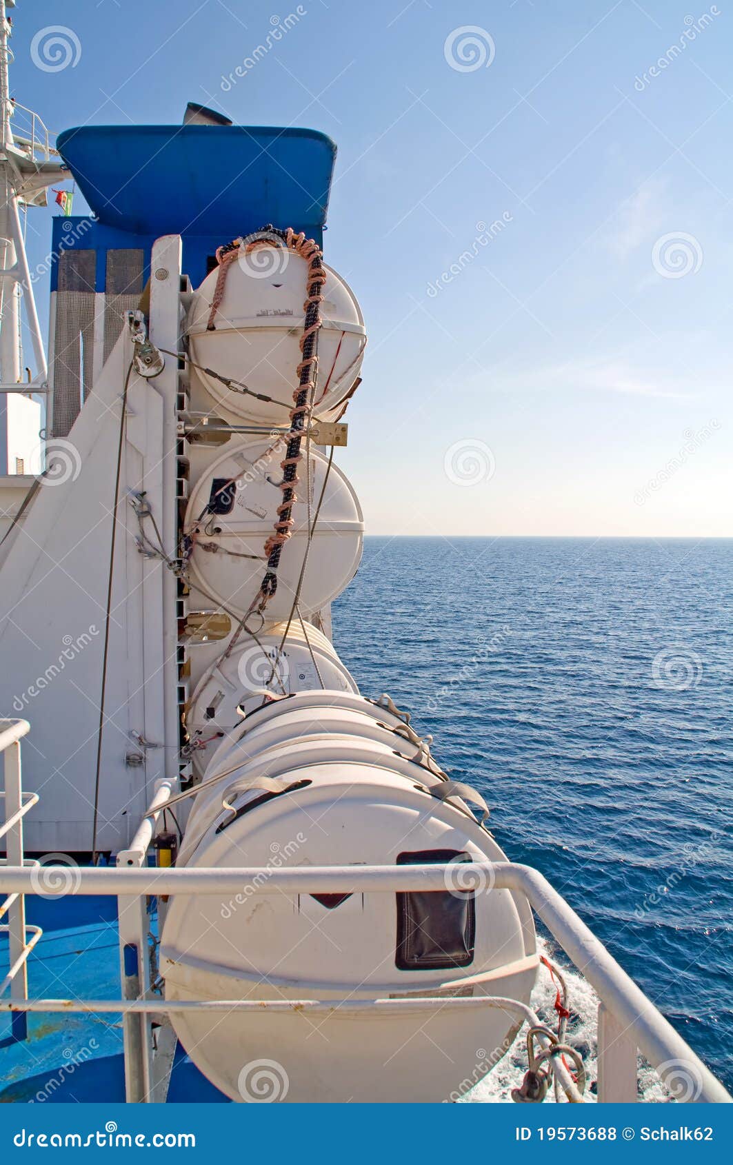 Radeau de sauvetage photo stock. Image du sûr, voyage - 19573688