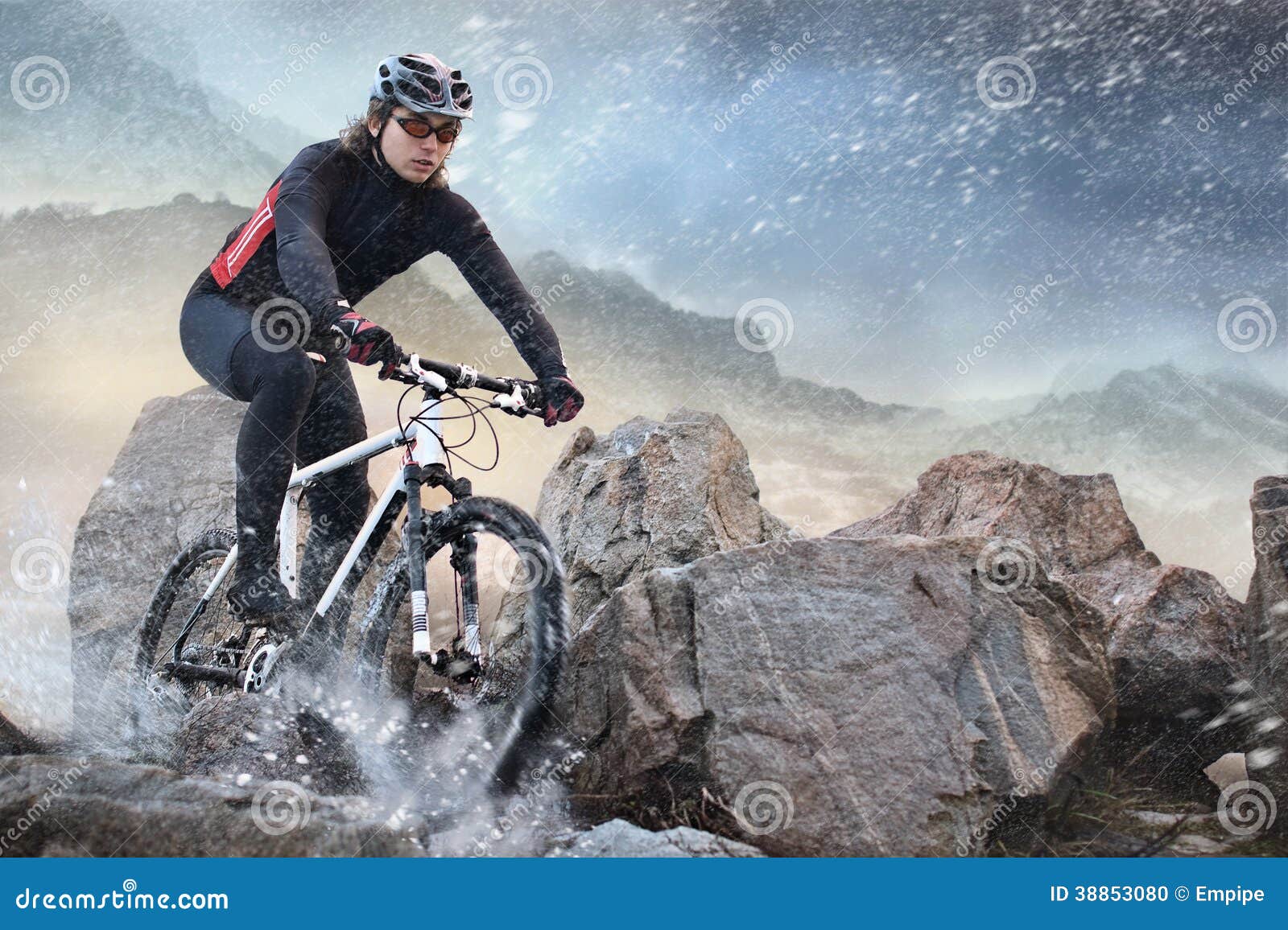 Radfahrer stockfoto. Bild von kerl, schleife, berg, felsen - 38853080