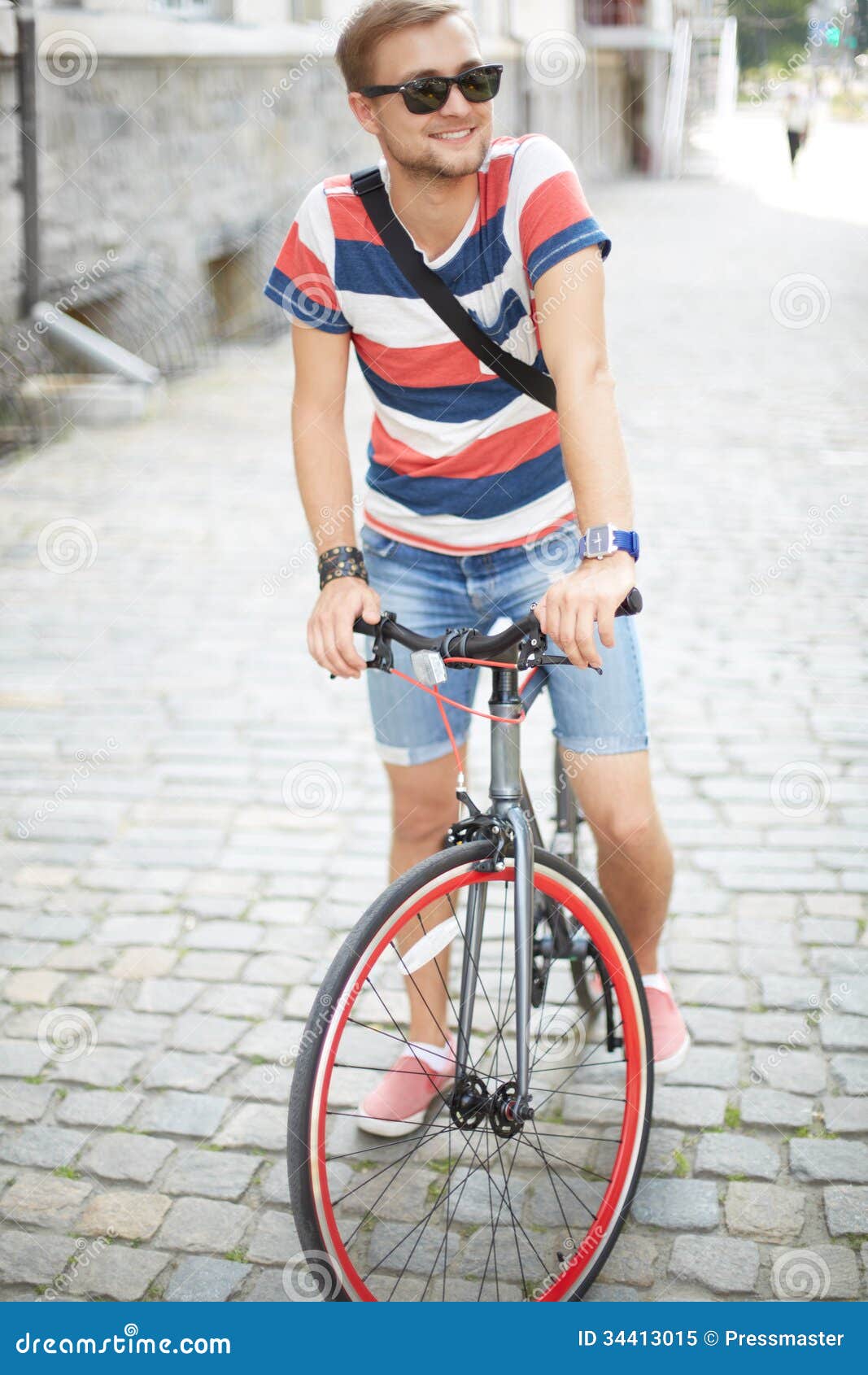 Radfahrer im Park stockbild. Bild von leute, einzeln - 34413015
