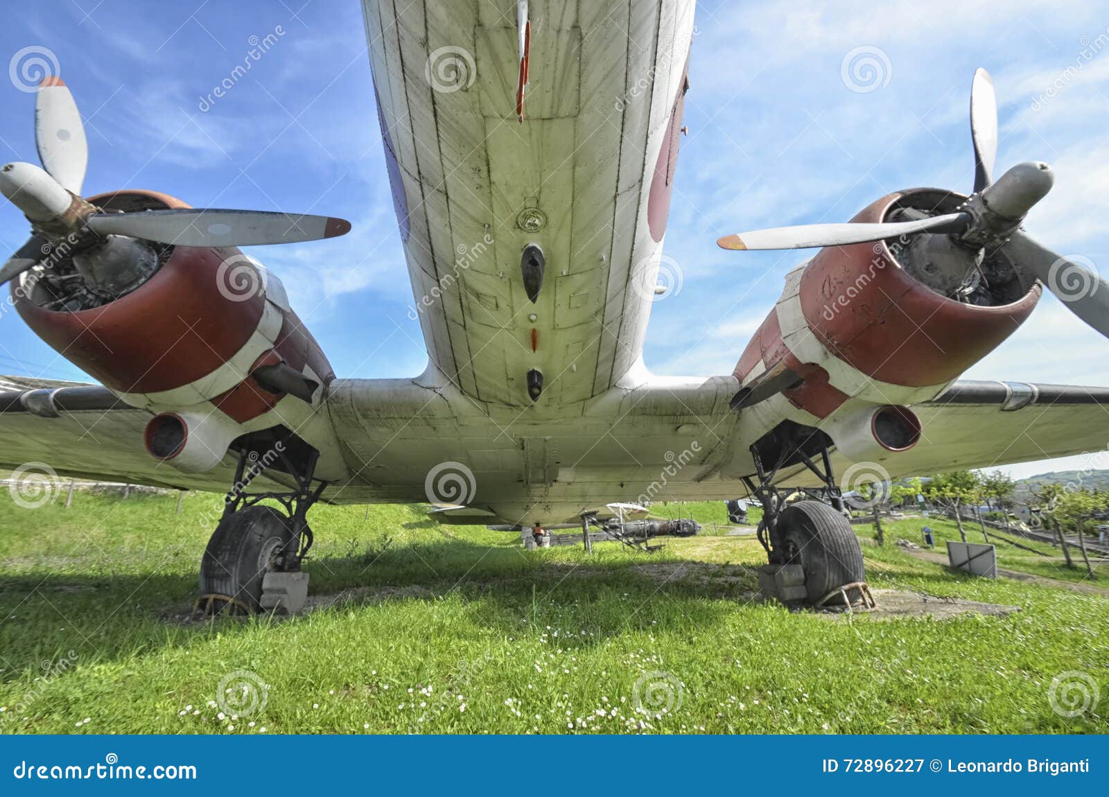 The Radial Engines of the DC-3 Aircraft Stock Image - Image of wings ...