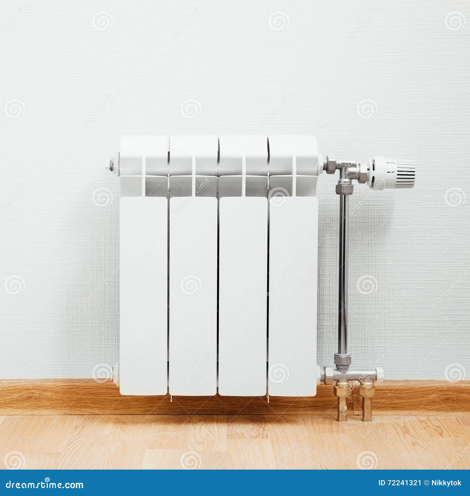 Radiatore Del Riscaldamento a Casa Immagine Stock - Immagine di consumo ...