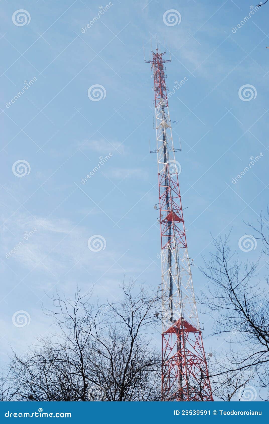 Radio antenne stock afbeelding. Image of telecommunicatie - 23539591