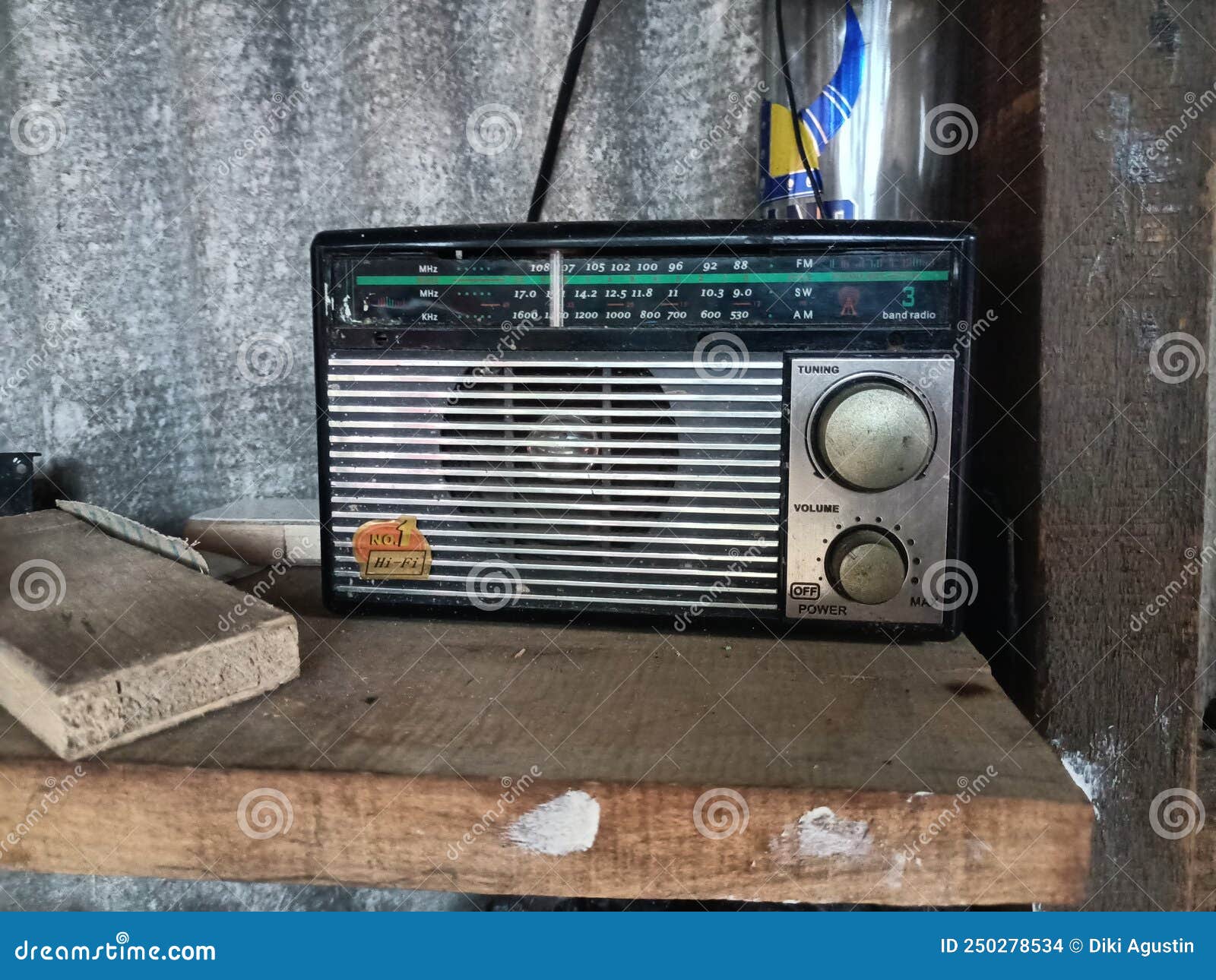 Radio Is A Technology Used To Transmit Signals By Means Of Modulation ...