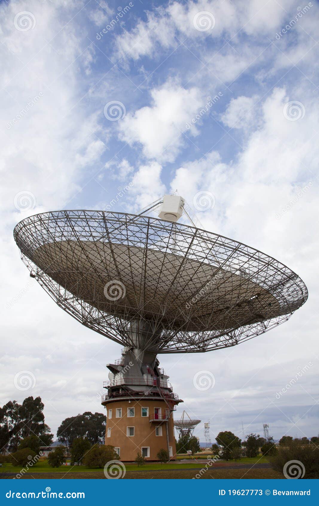 Radio Telescope Antenna Dish Stock Image - Image of electromagnetic ...