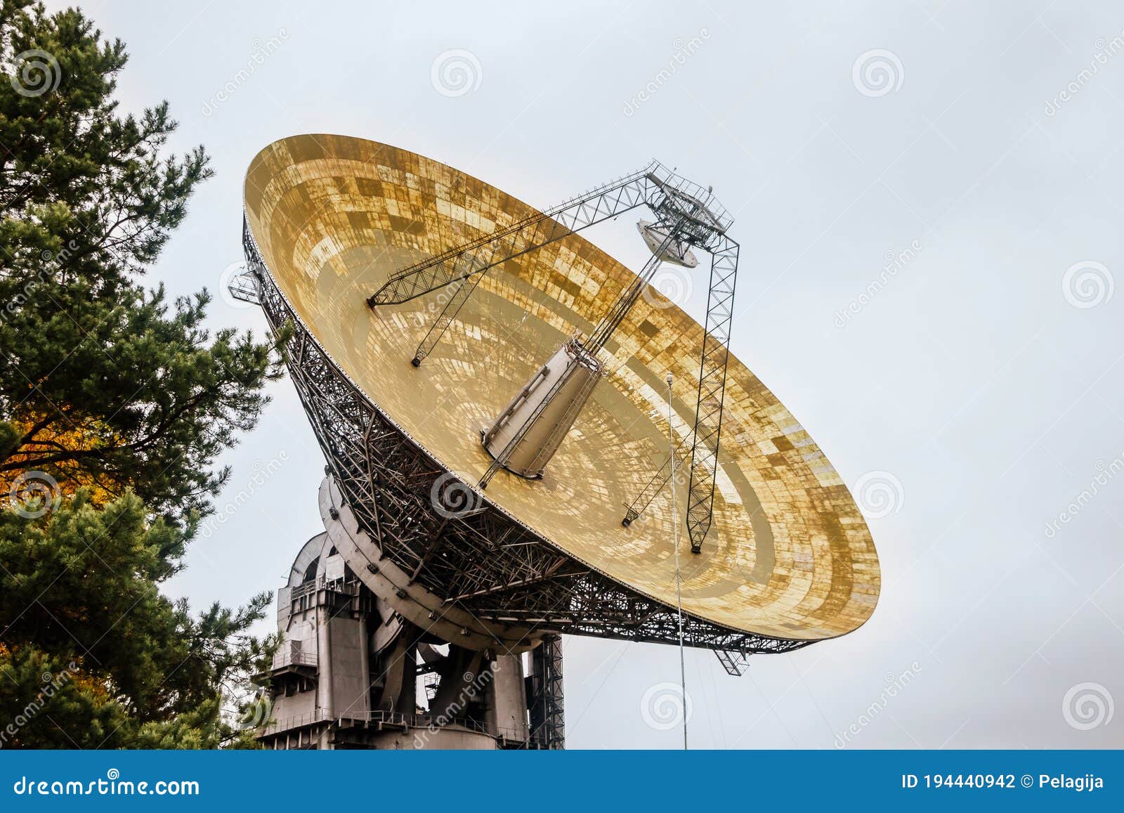 Radio Telescope in an Astronomical Laboratory. Space Exploration Stock ...