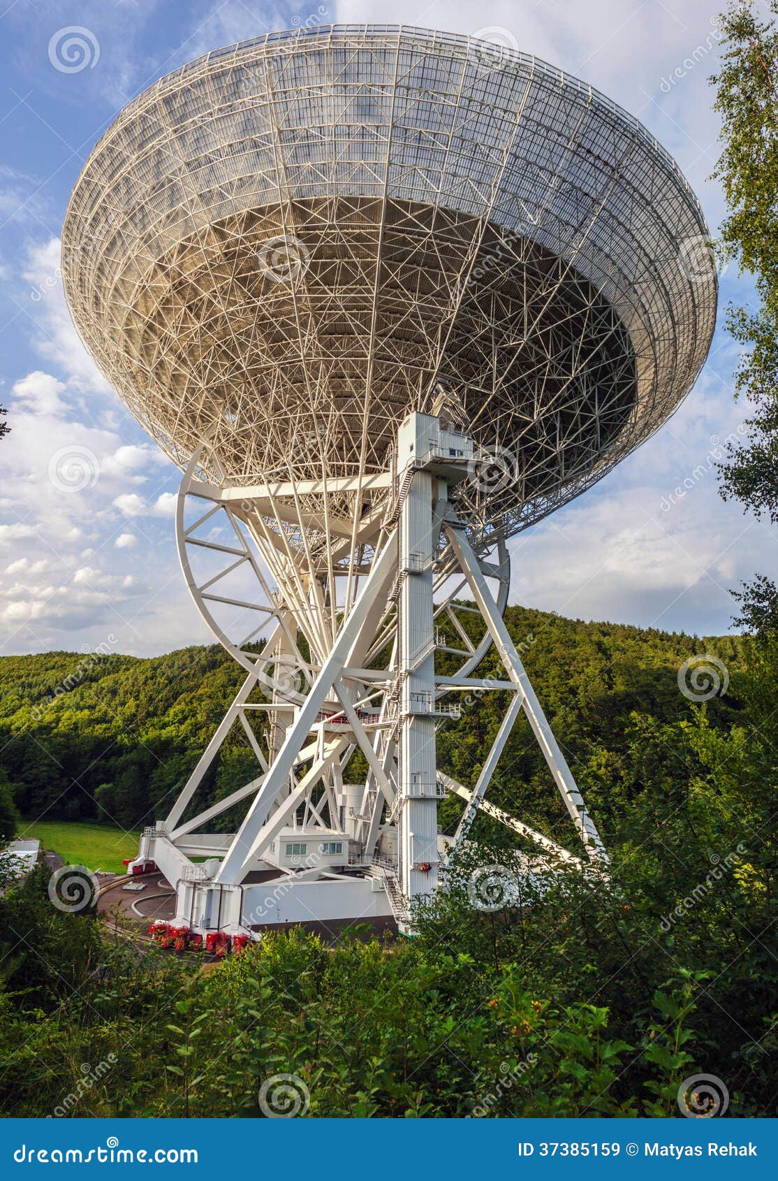 Radio Telescope Effelsberg stock image. Image of service - 37385159