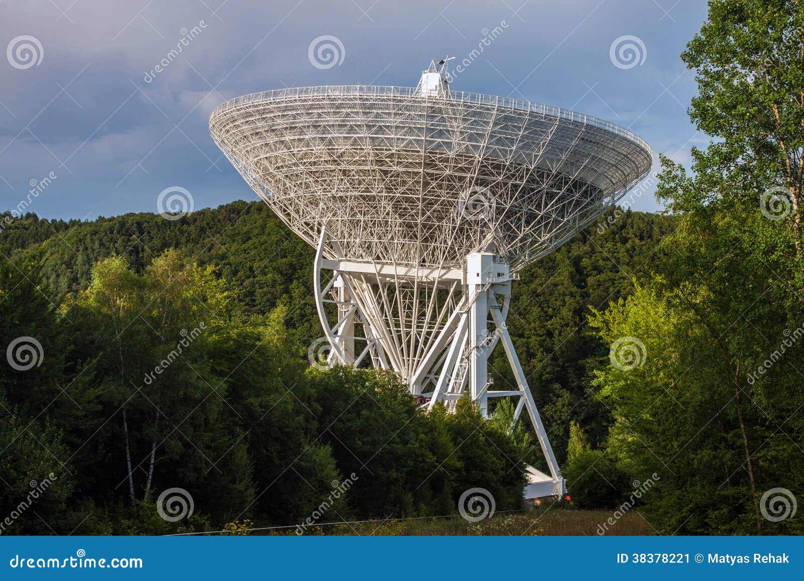 Radio Telescope Effelsberg stock image. Image of europe - 38378221
