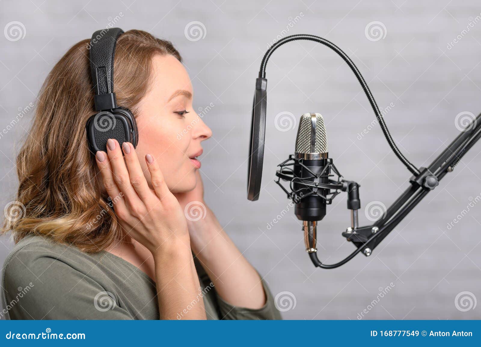 Radio Worker, Works in the Studio, Broadcasts Recording. Blogging and ...