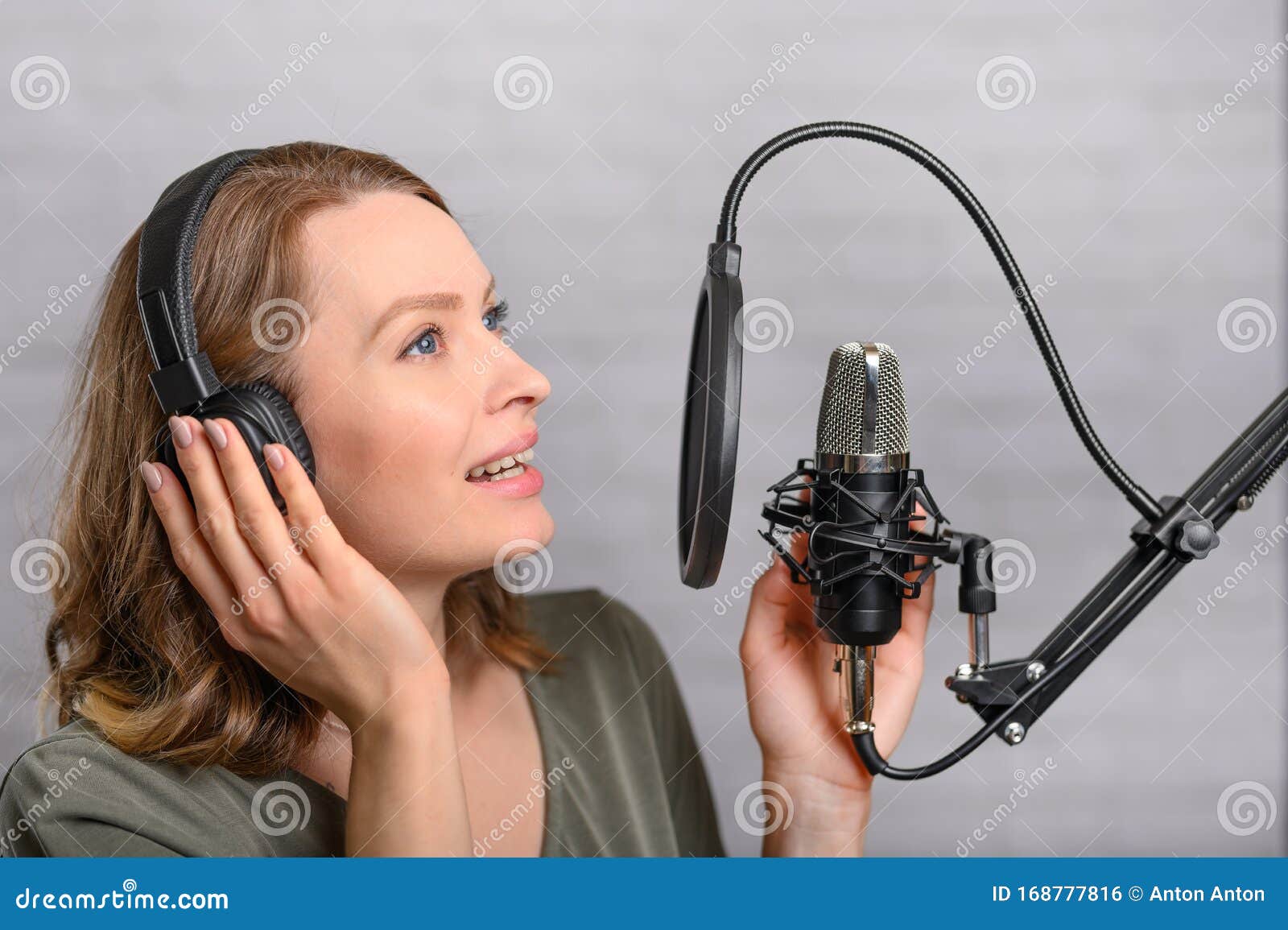 Radio Worker, Works in the Studio, Broadcasts Recording. Blogging and ...