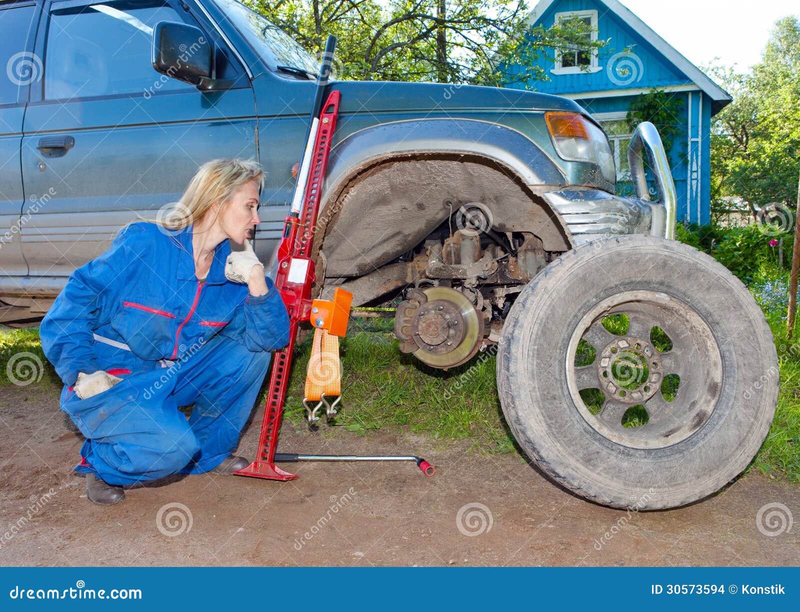 Radwechsel am Auto stockfoto. Bild von industriell, techniker - 30573594