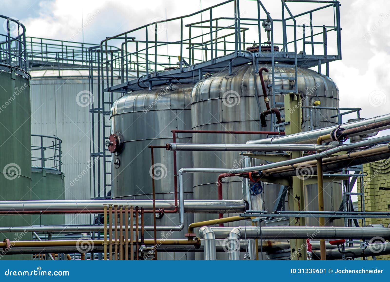 Raffinaderij stock afbeelding. Image of petrochemisch - 31339601