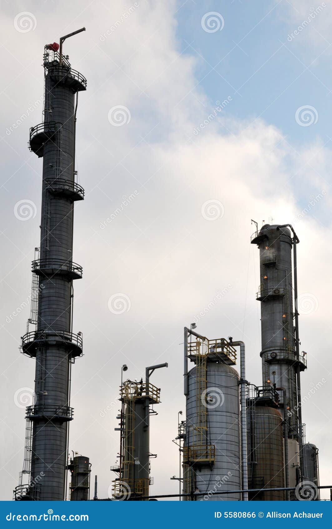 Raffinaderij Van De Olie IV Stock Foto - Image of industrie ...