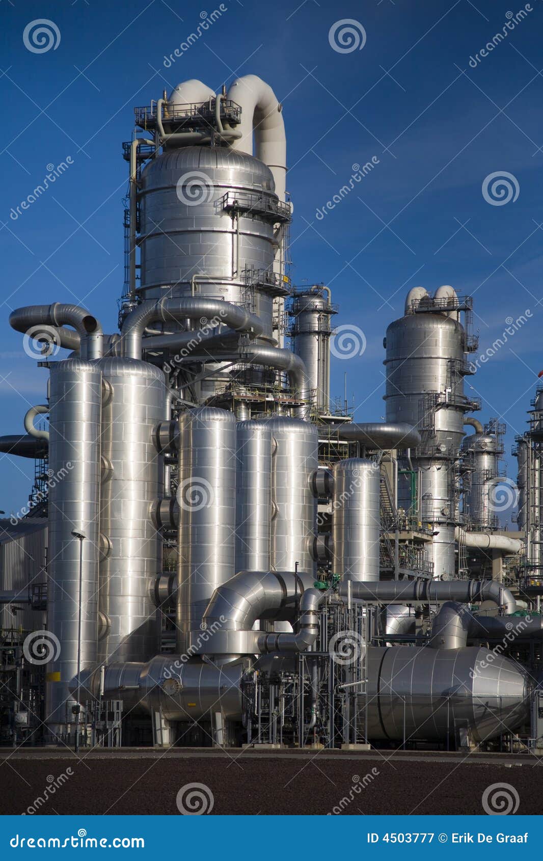 Raffinerie 16 stockbild. Bild von verfeinern, benzin, verunreinigung ...