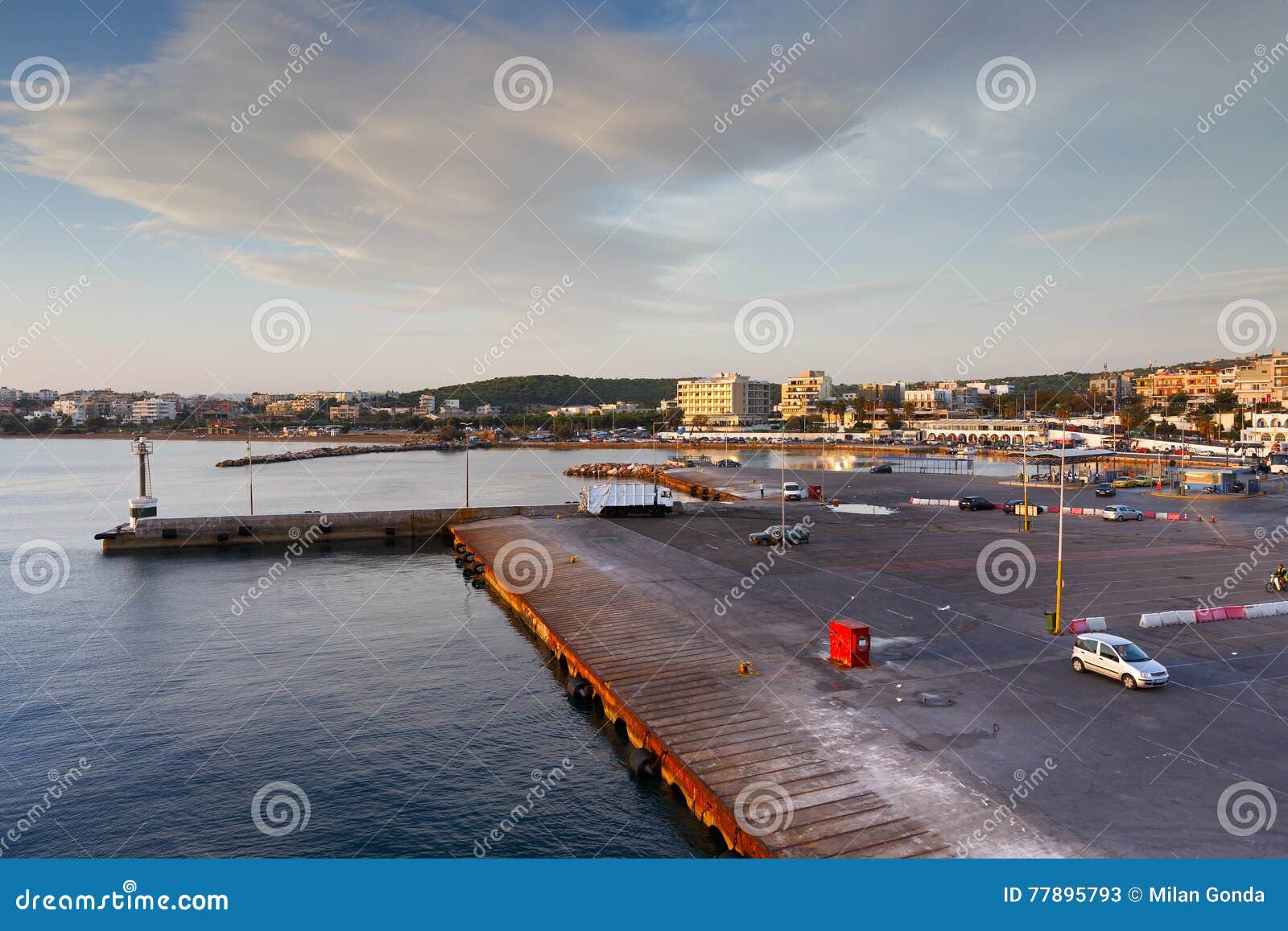 Rafina imagen de archivo. Imagen de cityscape, muelle - 77895793
