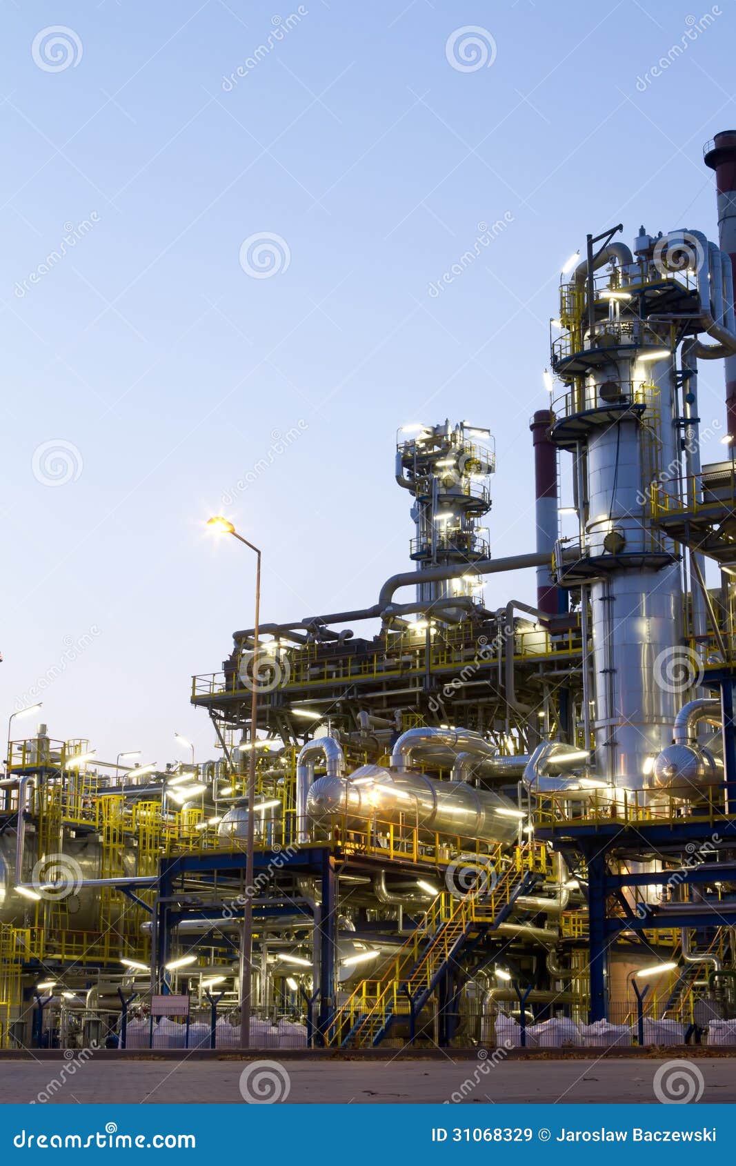 Rafineria obraz stock. Obraz złożonej z środowiskowy - 31068329