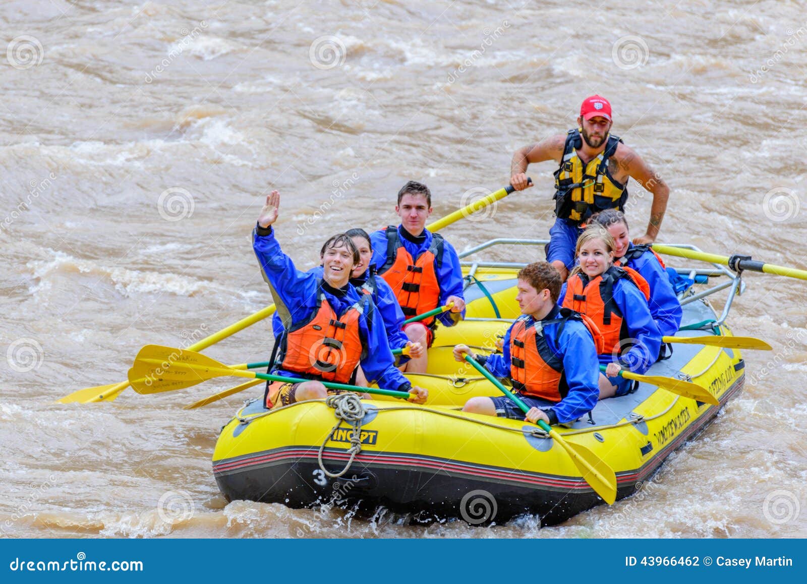 Rafters on the river editorial photography. Image of nature - 43966462