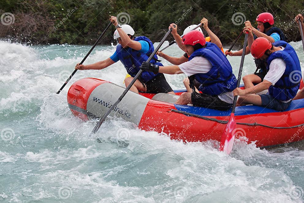 Rafting editorial stock image. Image of boat, adrenaline - 24324004
