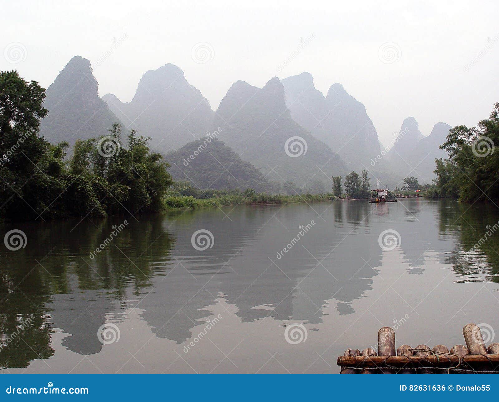 Rafting on the Yangtze stock photo. Image of river, travel - 82631636
