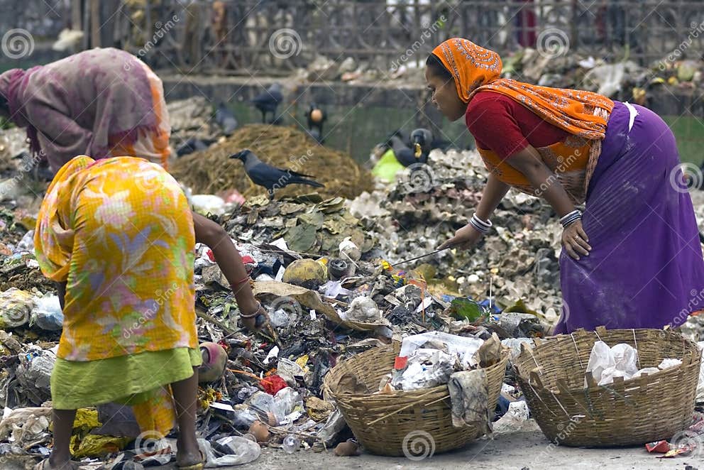 Rag Pickers of Calcutta editorial stock image. Image of person - 20134714