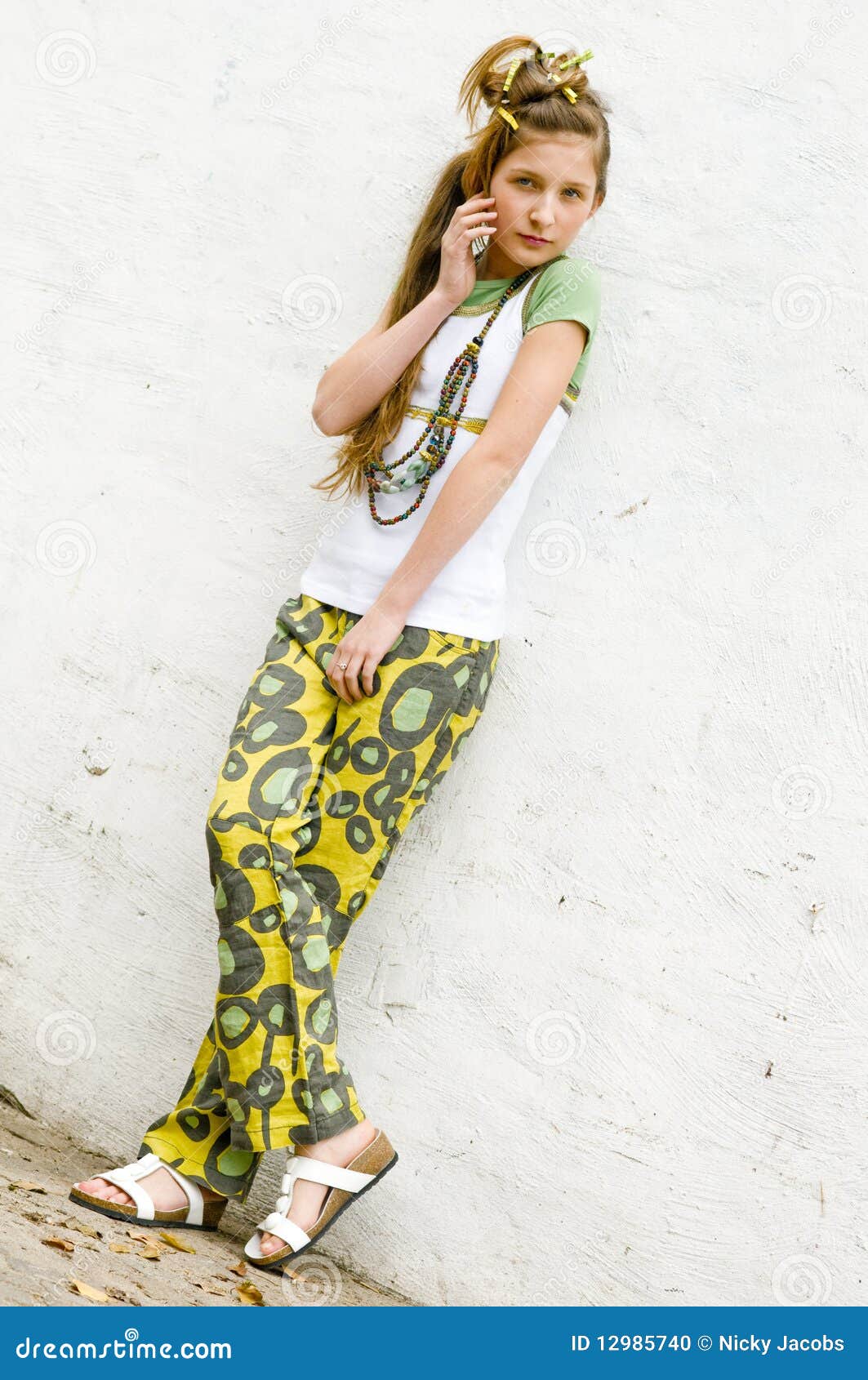 Ragazza Adolescente Di Modo Fotografia Stock - Immagine di capelli ...