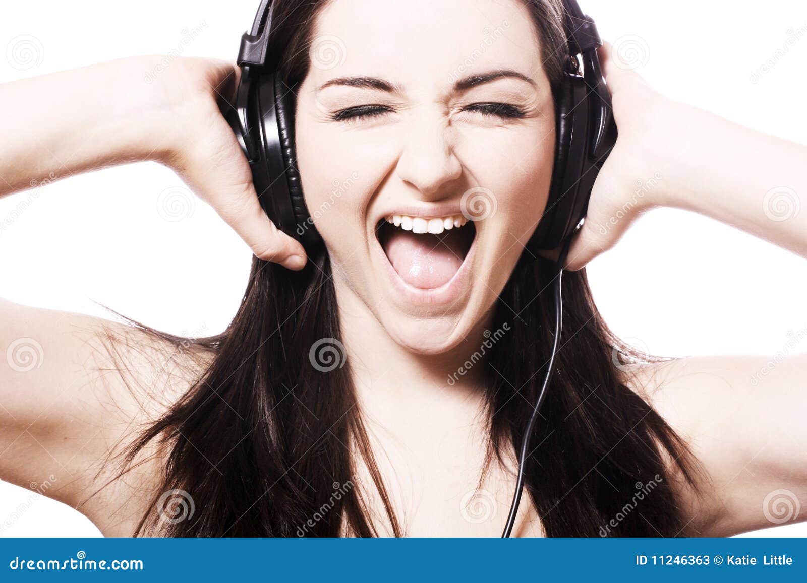 Ragazza Che Canta Con Le Cuffie Immagine Stock - Immagine di felice ... Ragazza Che Canta Con Le Cuffie Immagine Stock - Immagine di felice ...