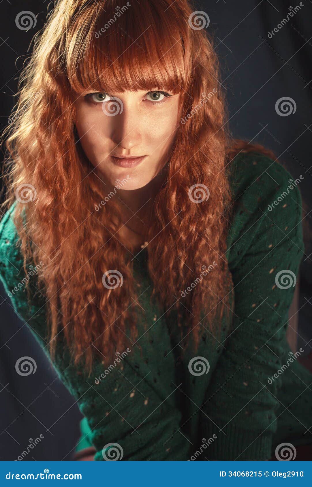 Ragazza dai capelli rossi immagine stock. Immagine di ragazza - 34068215