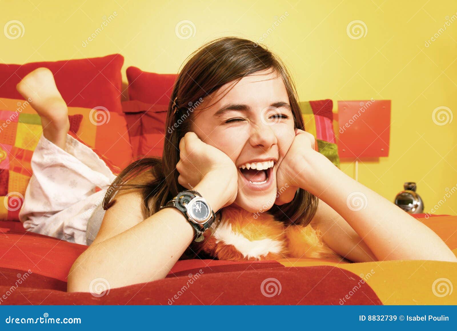 Ragazza di risata immagine stock. Immagine di donna, disposizione - 8832739