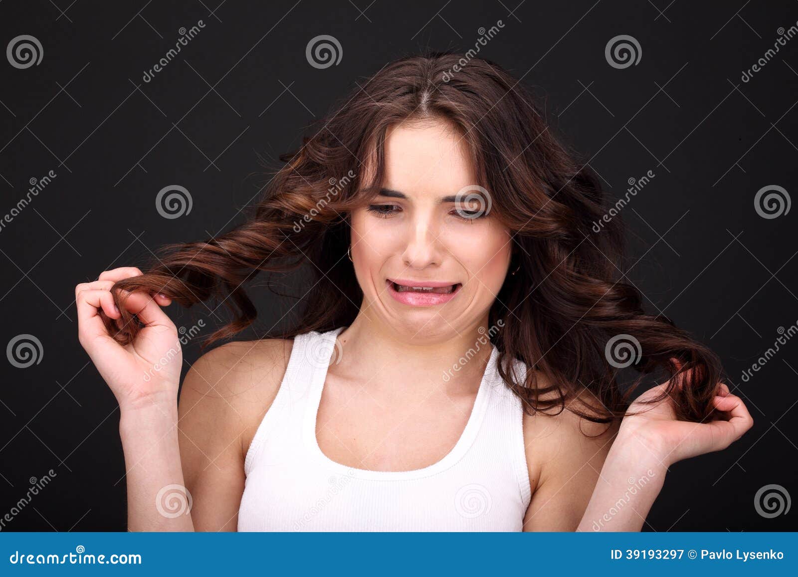 Ragazza disgustata immagine stock. Immagine di sfondo - 39193297