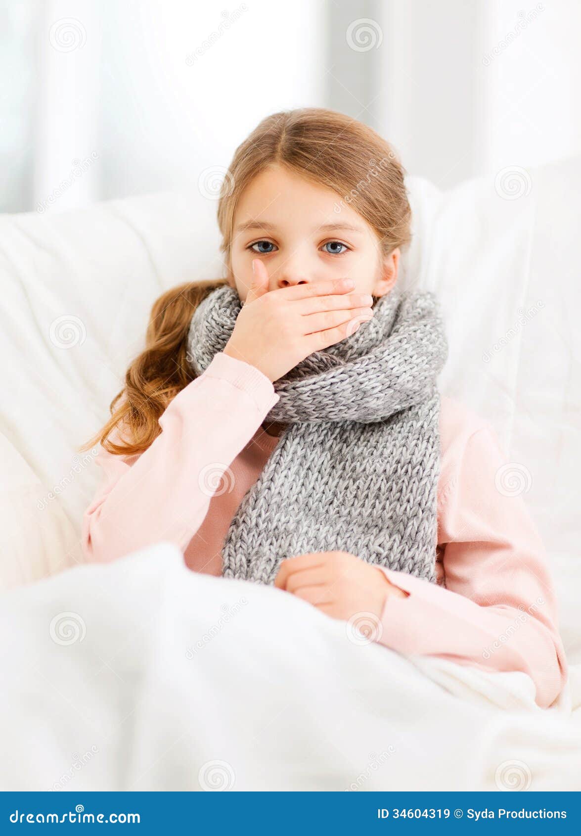 Ragazza Malata Con Influenza a Casa Immagine Stock - Immagine di ...