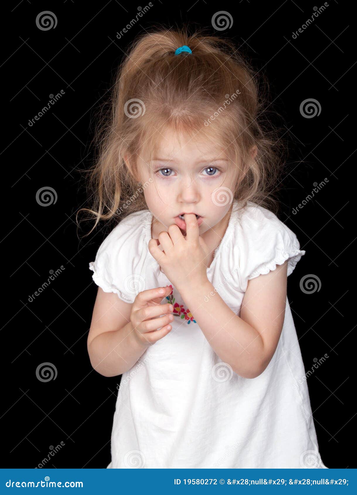 Ragazza timida fotografia stock. Immagine di timido, tristezza - 19580272