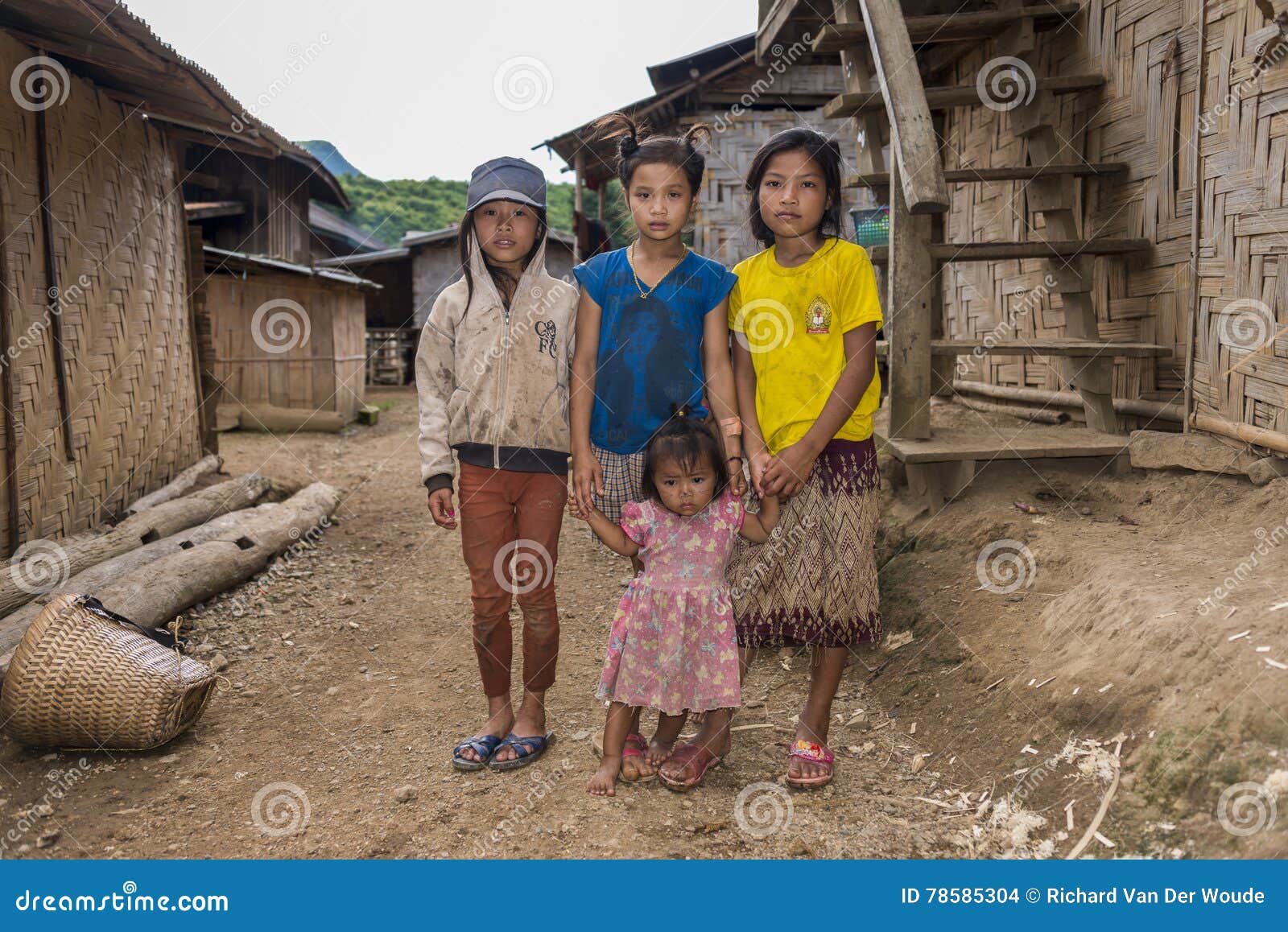 Ragazze etniche, Laos immagine stock editoriale. Immagine di faccia ...