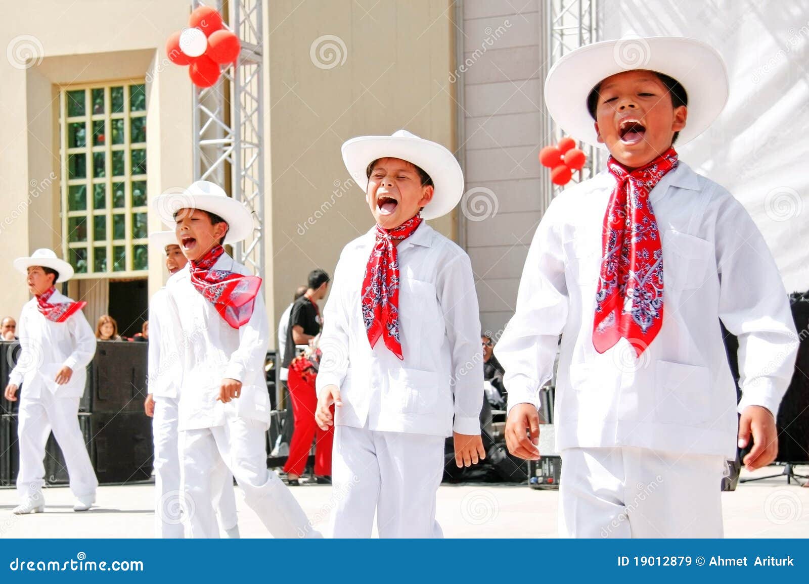 Ragazzi messicani immagine stock editoriale. Immagine di brunetta ...