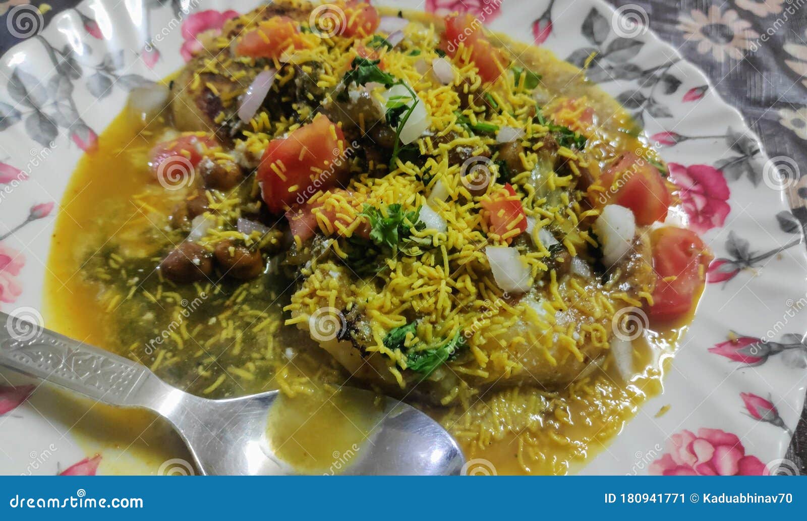 Ragda Pattice Served in a Dish Stock Image - Image of noodle, ragda ...