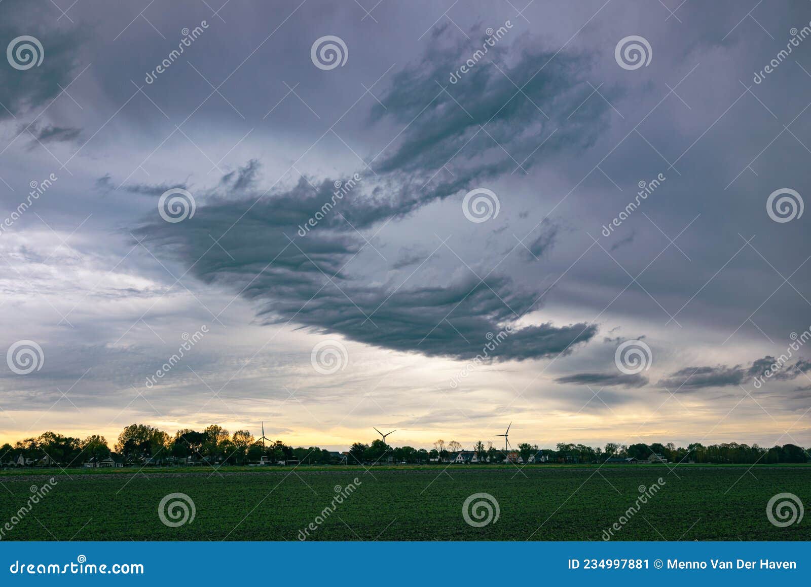 Ragged Clouds As a Cold Front Approaches Stock Image - Image of ...