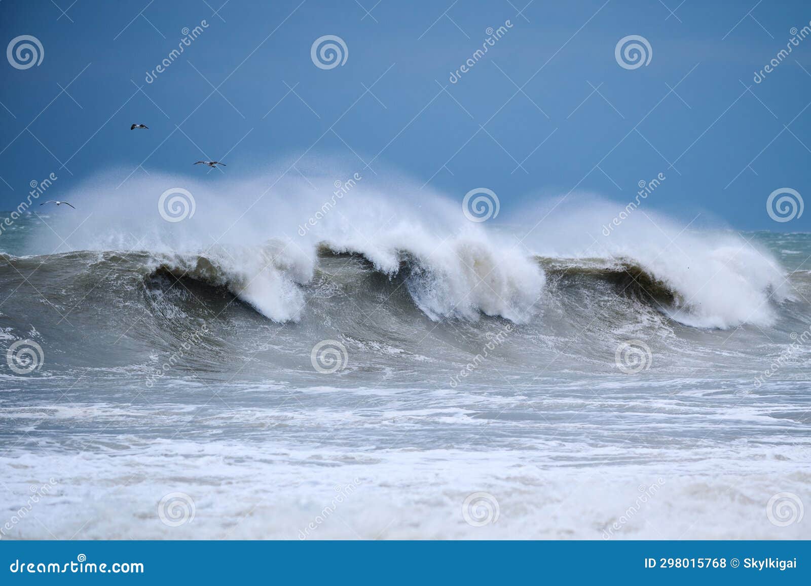 Raging Huge Waves during an Incredibly Powerful Storm in the Black Sea ...